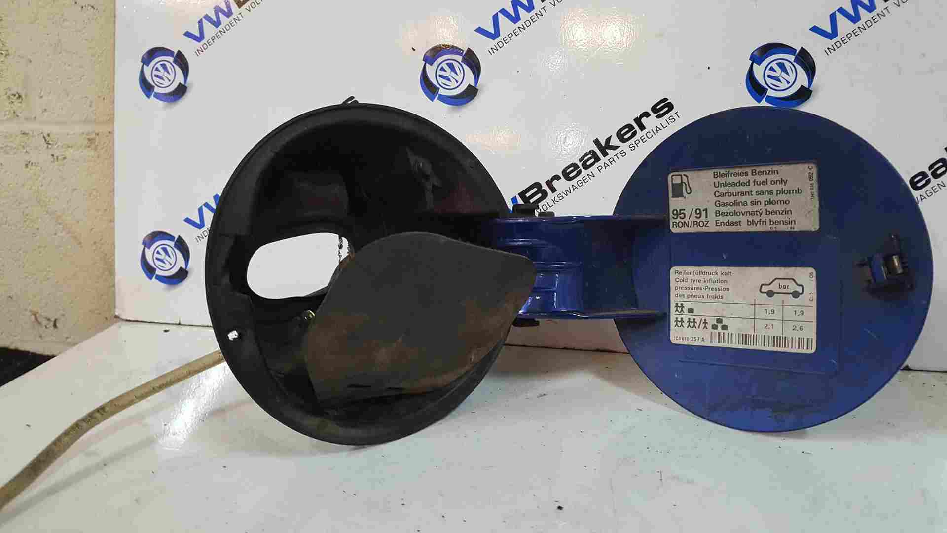 Volkswagen Beetle 1998-2011 Fuel Flap Cover Blue LC5J - Store - Used ...