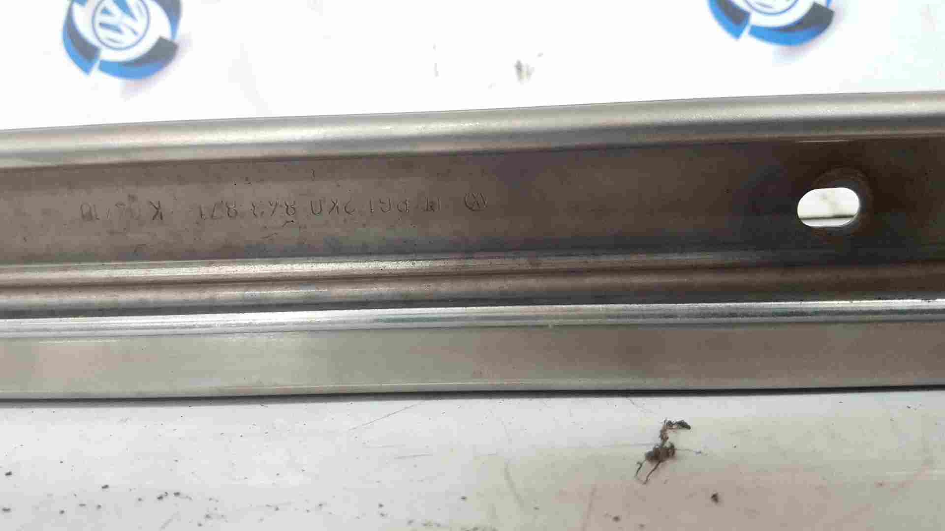Volkswagen Caddy 2004-2014 Passenger Side Sliding Door Guide Rail ...