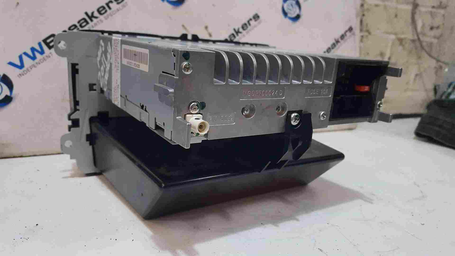 Volkswagen Caddy 2010-2015 Radio Cd Player Head Unit 5k0035156 | VWBreakers