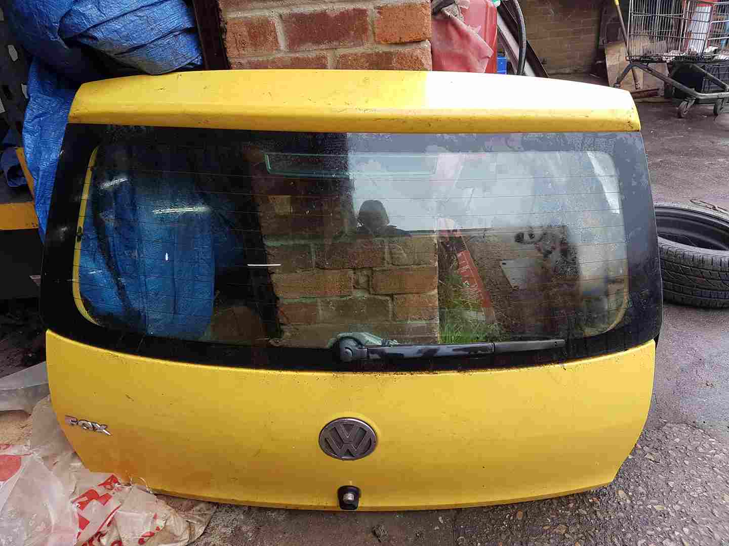 Volkswagen FOX 2005-2011 Tailgate Boot Yellow Ly1c | VWBreakers