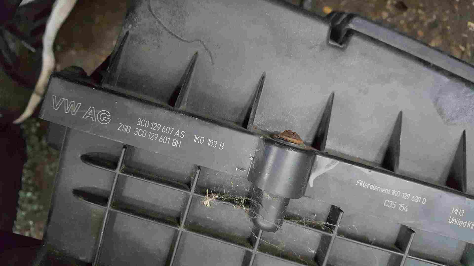 Volkswagen Golf MK6 2009-2012 20 TDi Airbox Filter Housing CBDC ...