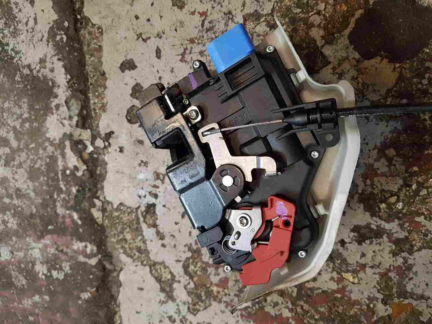 Volkswagen Jetta A5 2005-2011 Drivers OSF Front Door Lock Latch Catch ...