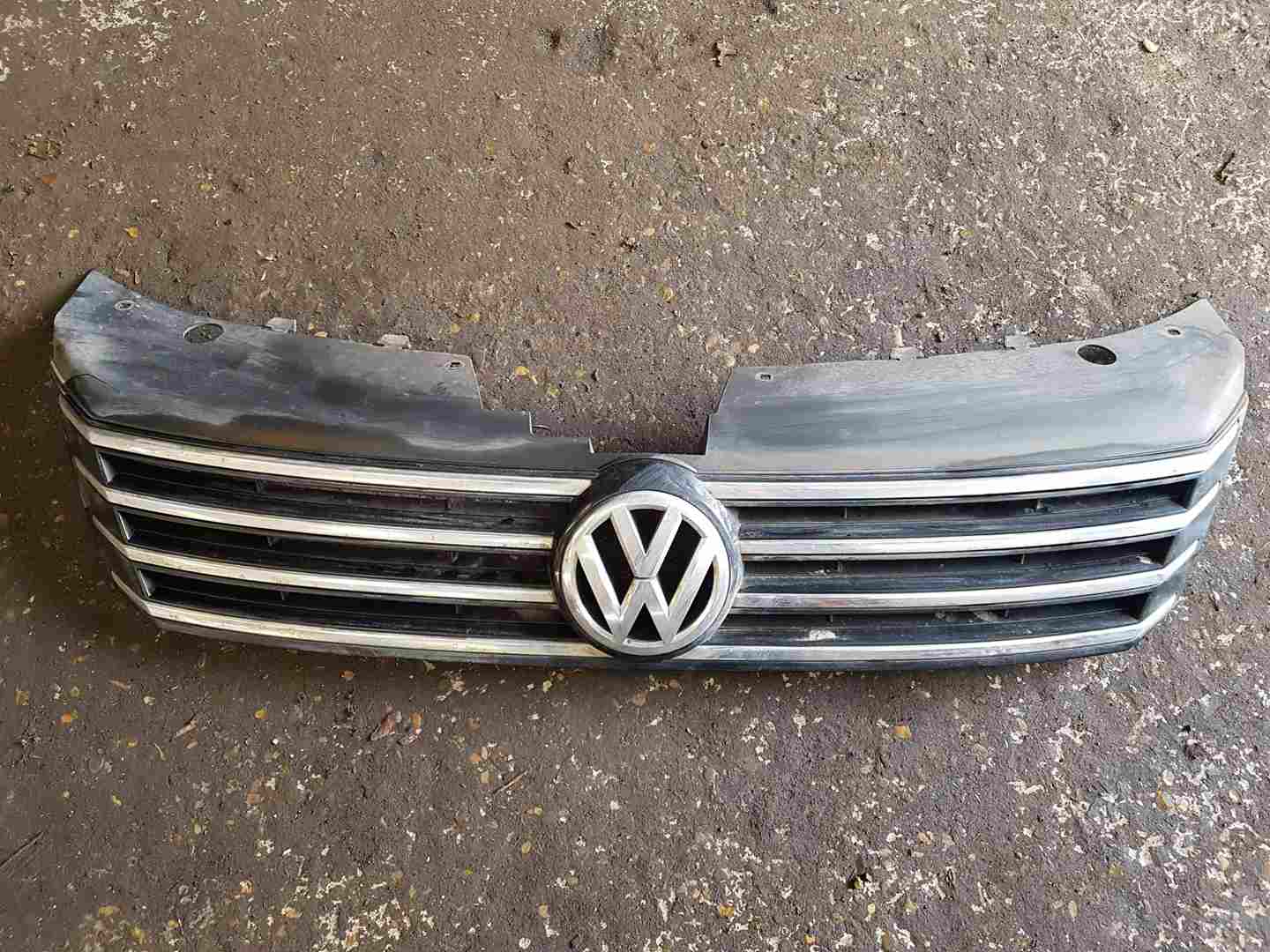Volkswagen Passat B7 2010-2015 Front Bumper Grill Insert | VWBreakers