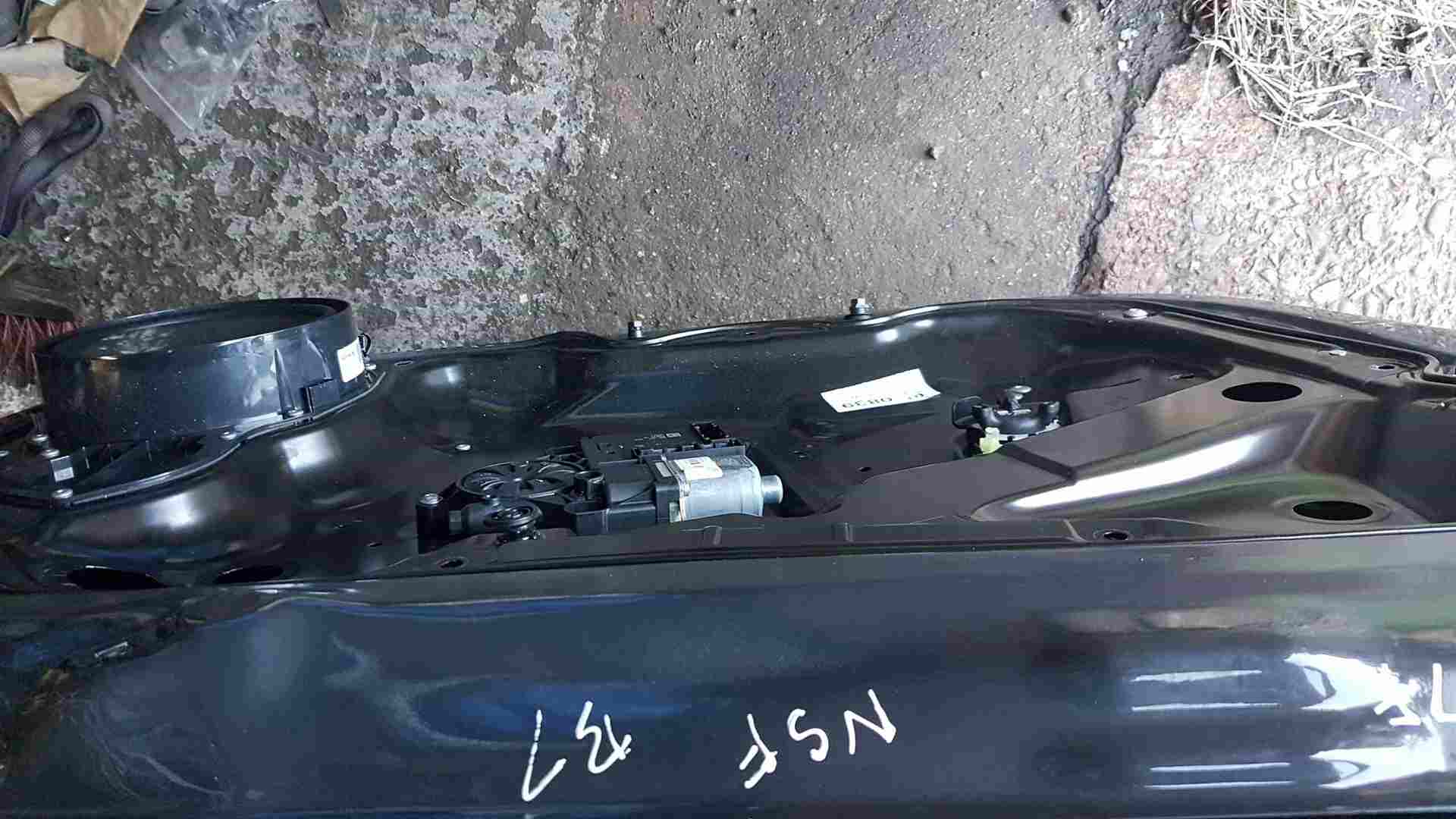 Volkswagen Passat Estate B7 2010-2015 Passenger NSF Front Door Grey ...