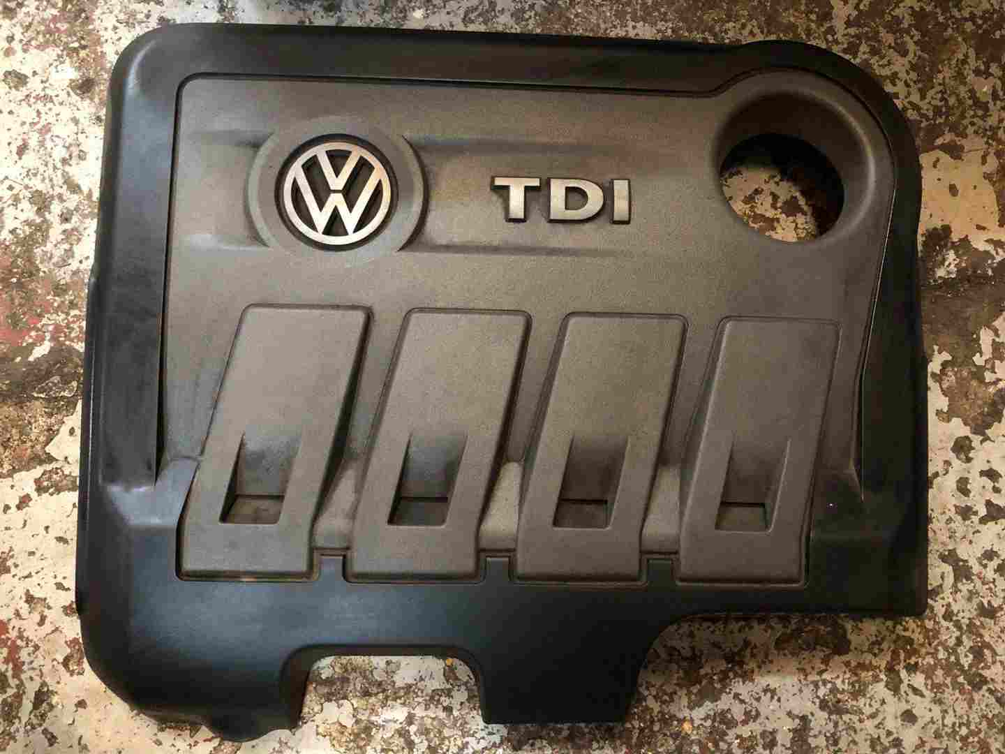 Volkswagen Scirocco MK3 20 TDI 2008-2014 Engine Cover 03L103925r ...