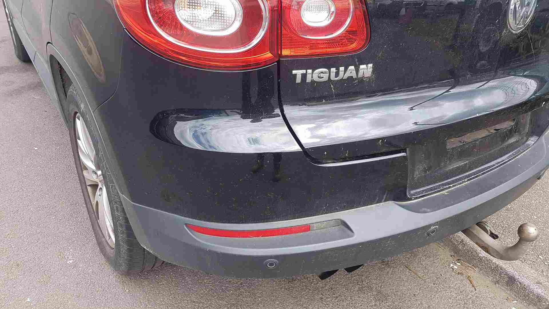 Volkswagen Tiguan 2007-2011 Rear Bumper Black Lc9x Reversing Sensors ...