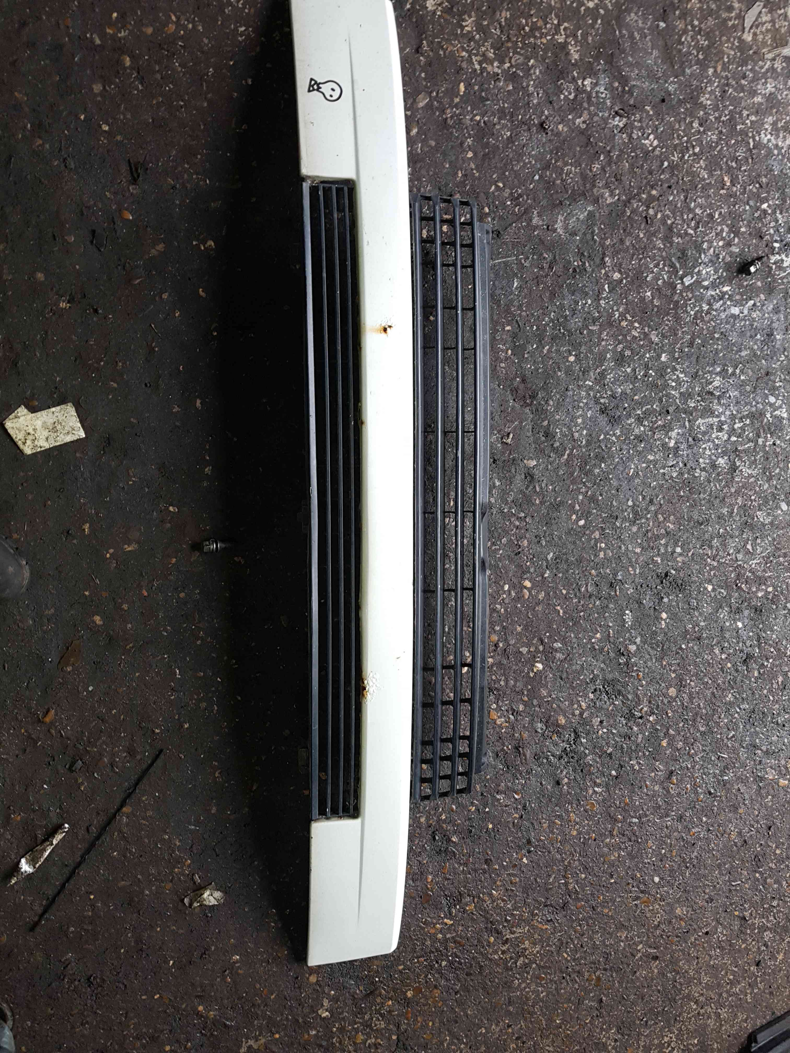 Volkswagen Transporter T4 1990-2004 Front Bumper Grill TOP | VWBreakers