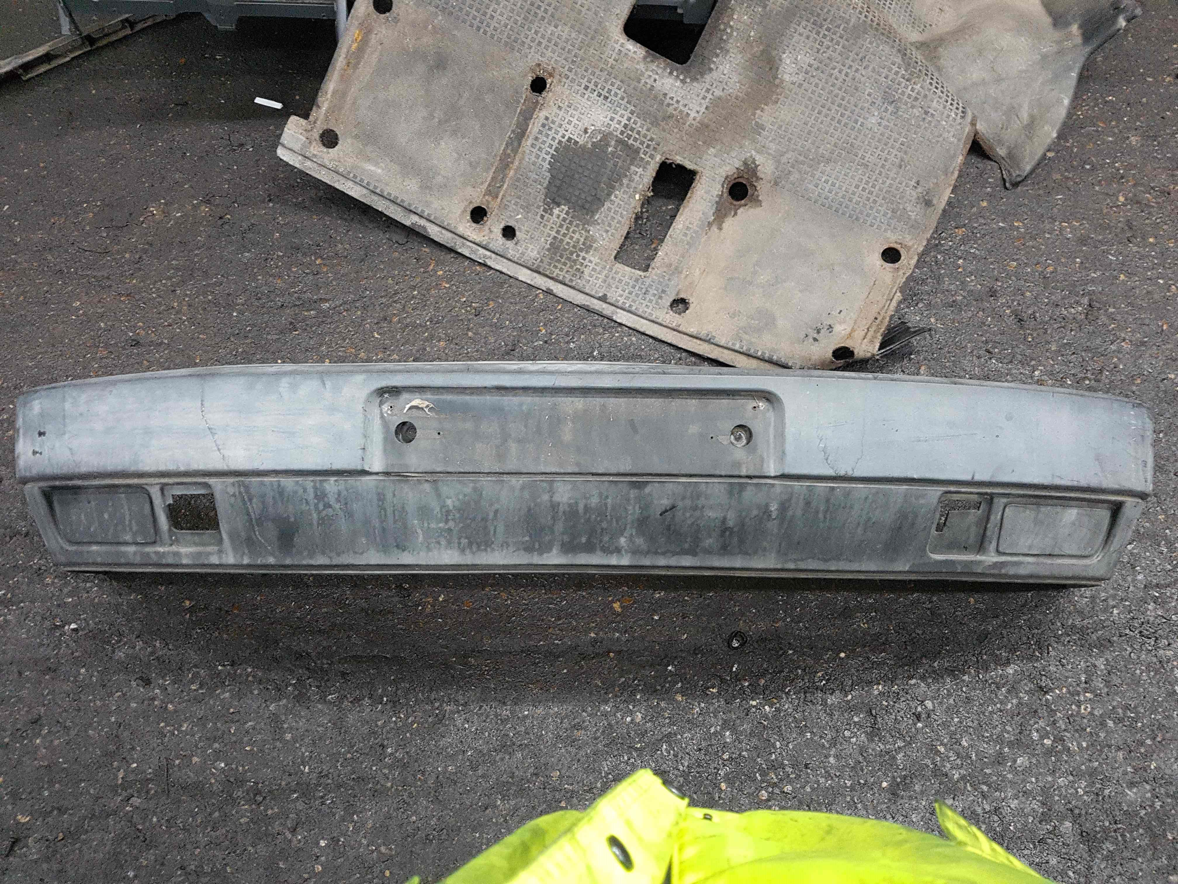 volkswagen transporter t4 1990-2004 front bumper plain black | VWBreakers