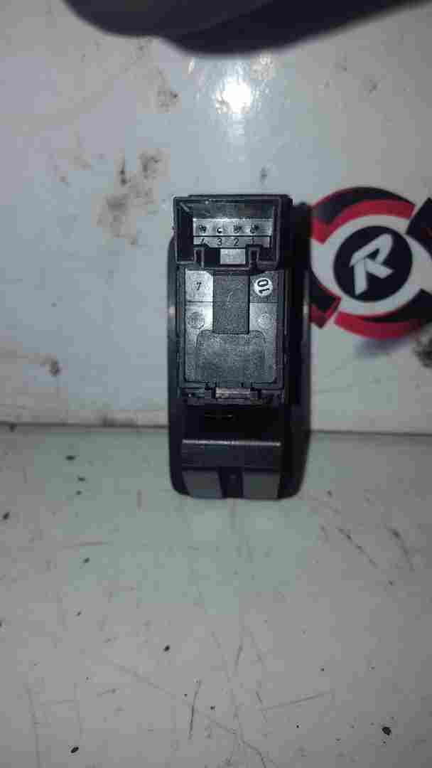 Volkswagen Caddy 2004-2010 2K Passenger NSF Front Window Switch ...