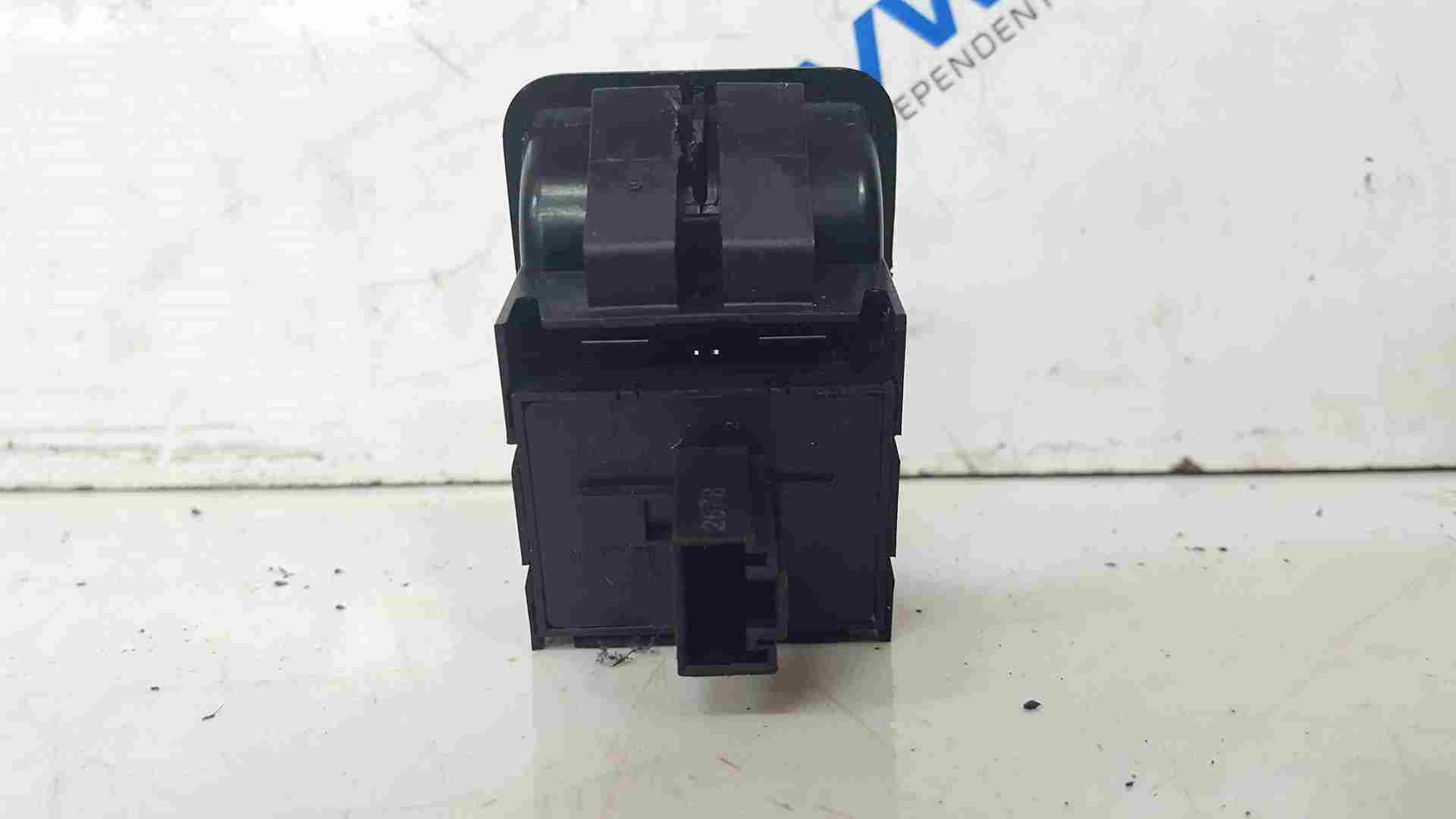 Volkswagen Caddy 2004-2010 Drivers OSF Front Dual Window Switch ...