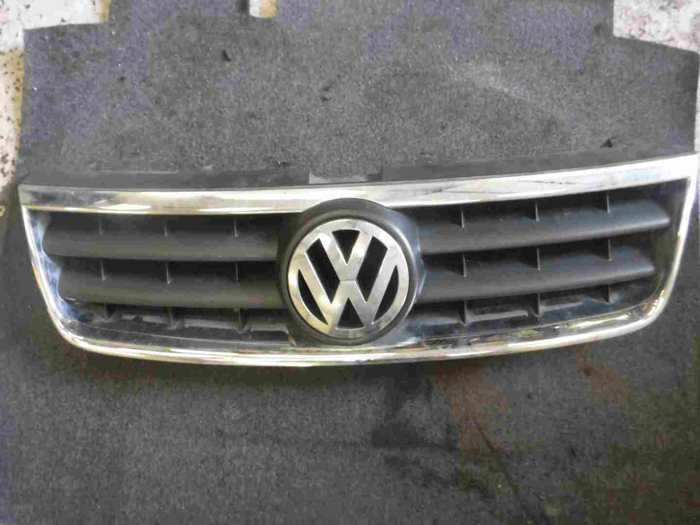Volkswagen Touareg 2002 2007 Front Bumper Grill Grille Badge Insert